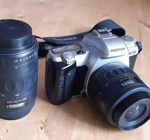 Pentax MZ-50 с двумя объективами