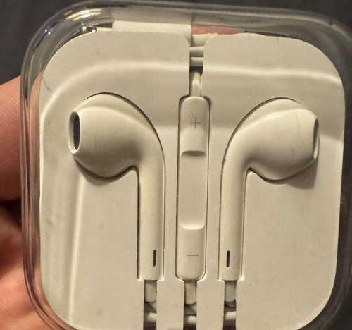 Наушники apple earpods с разъемом lightning