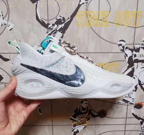 Nike cosmic unity 1