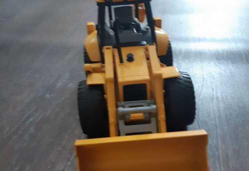 Игрушка Экскаватор загрузчик JCB 4CX Bruder
