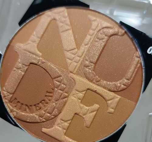 Dior Diorskin Nude Luminizer пудра хайлайтер 06