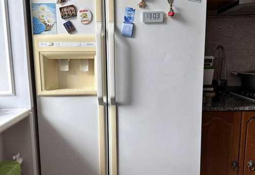 Холодильник Amana