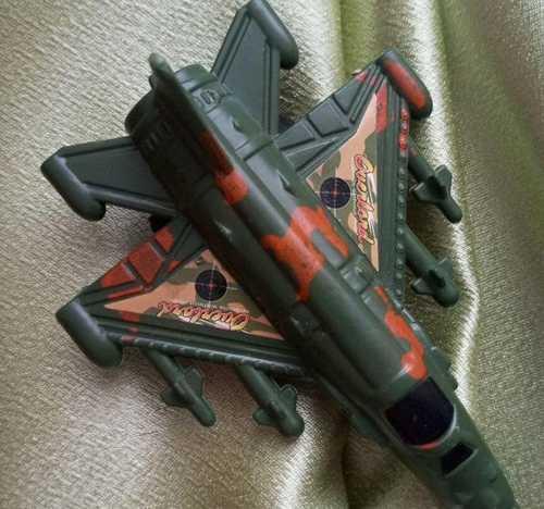 Пластмассовая игрушка "Военный самолёт"