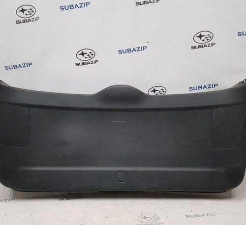 Обшивка двери багажника Subaru Legacy B14