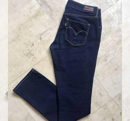 Levis W29 L34 demi curve