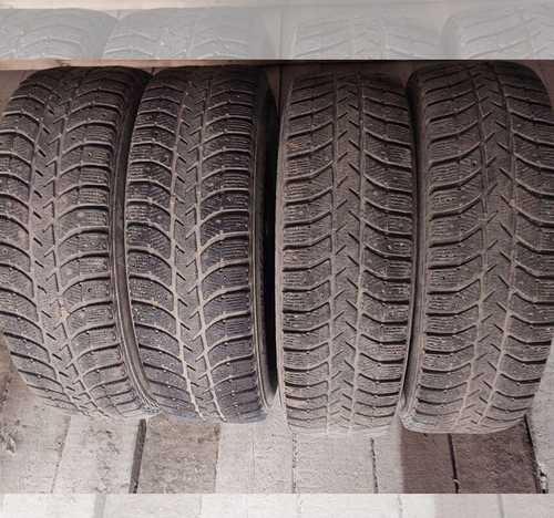 Bridgestone Ice Cruiser 5000 205/70 R15 96T