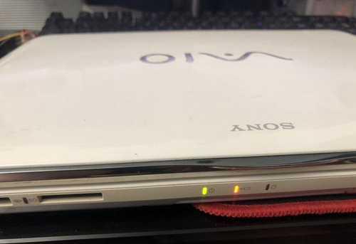 13.3" Sony VAIO VGN-SR51RF, 160 ГБ, Core 2 Duo T6600, RAM 3 ГБ, ATI Mobility Radeon HD 4570 0.5 ГБ