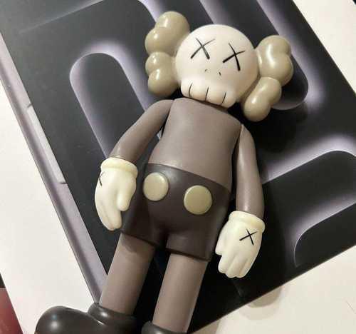 Фигурка kaws Companion Bearbrick 20 см