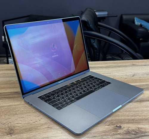 Macbook pro 15 2018 i7/16/256 (113 циклов)