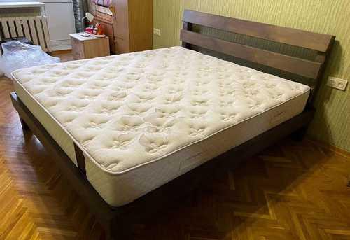 Надежная кровать из массива дерева