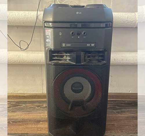Большая музыкальная колонка LG