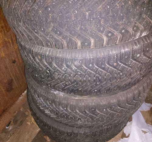 Goodyear UltraGrip 500 195/60 R15