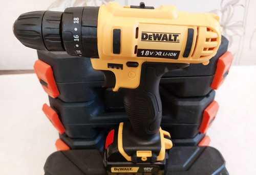 Шуруповерт Dewalt 18В с набором, ударный