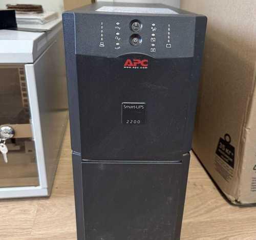 Ибп бесперебойник apc SMART ups 2200