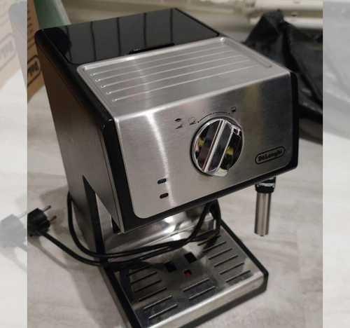 Кофеварка рожковая delonghi 33.21