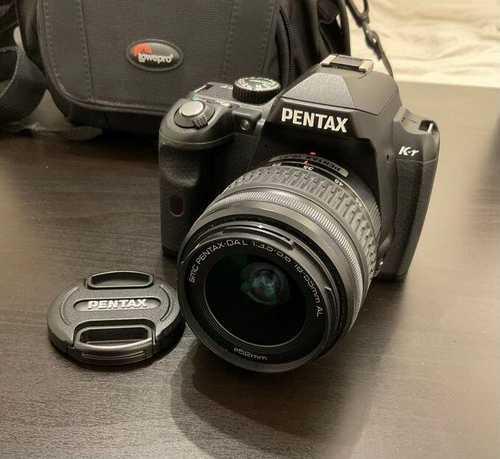 Зеркальный фотоаппарат Pentax K-r с сумкой