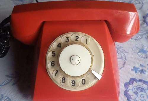 Старый стационарный телефон