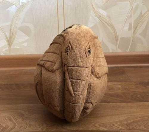 Фигурка слона из кокосового ореха