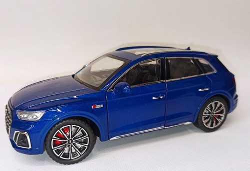 Машинка инерционная Audi Q5 металлическая 1:24