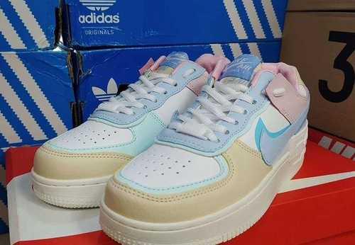 Женские кроссовки Nike Air Force