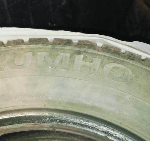 Kumho WinterCraft Ice WI31 175/40 R15 19H