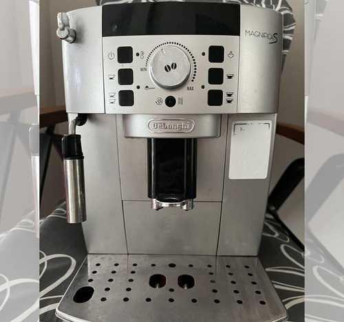 Кофемашина delonghi magnifica s cappuccino