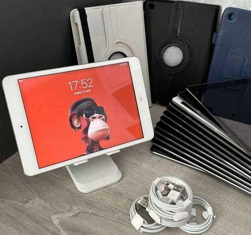 iPad mini 2 с YouTube и играми