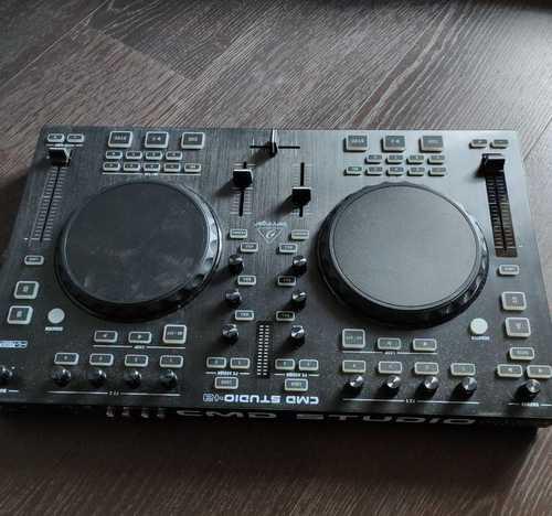 Dj контролер Behringer CMD studio 4A