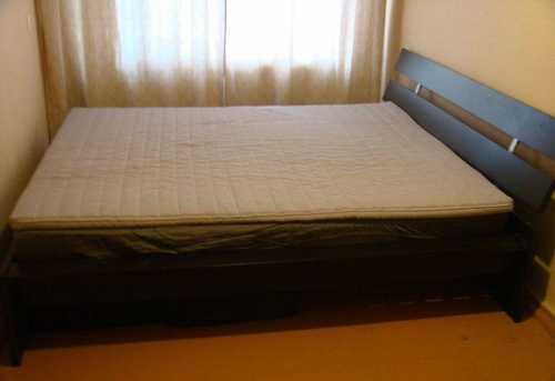 Продам двухспальную кровать (ikea),б/у
