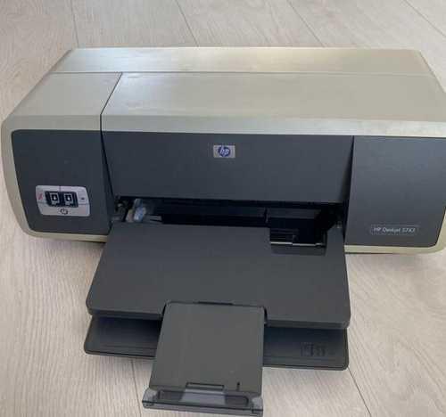 Цветной струйный принтер HP Deskjet 5743