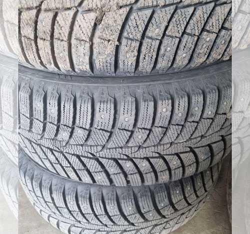 Laufenn I Fit Ice LW 71 235/55 R18