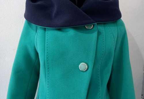 Пальто с капюшоном женское демисезонное