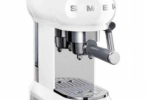 Кофеварка рожковая Smeg ECF01, белый