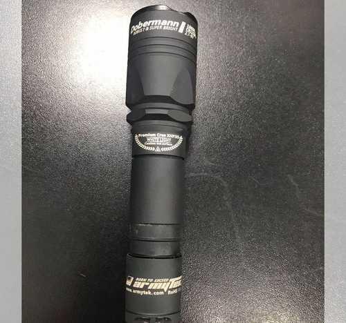 Лот №195 Фонарь Armytek Dobermann Pro XHP35 HI