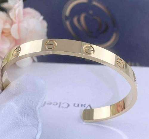 Золотой браслет Cartier Love