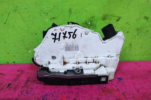 Замок двери задний левый Passat Tiguan 5N0839015E