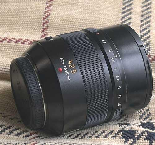 Panasonic Nocticron 42.5mm 1.2 Asph DG O.I.S