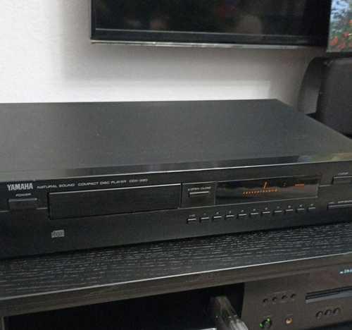 Yamaha CDX-390 сд проигрыватель