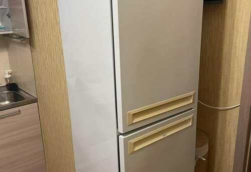 Холодильник Stinol большой
