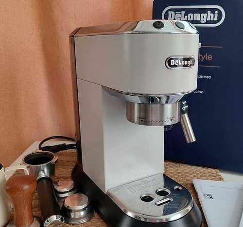 Кофеварка рожковая delonghi ec 685