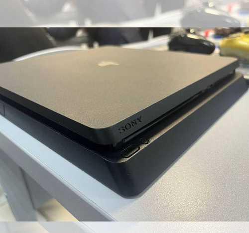 Sony playstation 4 slim