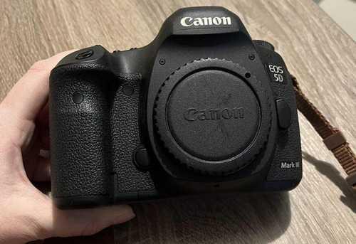 Зеркальный фотоаппарат Canon EOS 5d Mark III