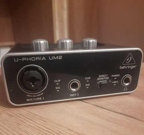 Звуковая карта behringer u phoria um2