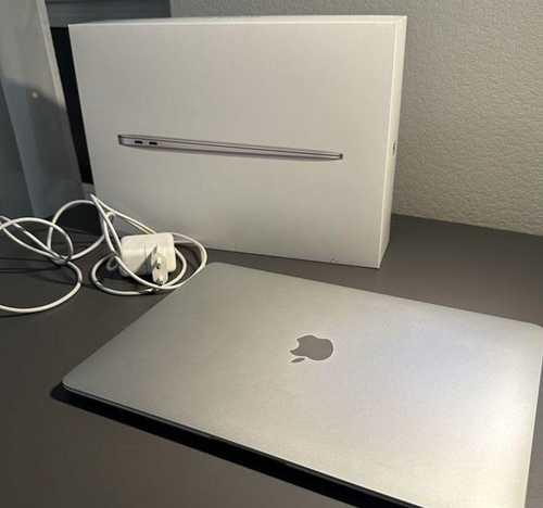 Apple Macbook Air 13 2020 i3 8 256