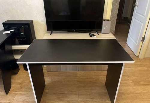 Компьютерный стол (черно-белый) 110x75x60см