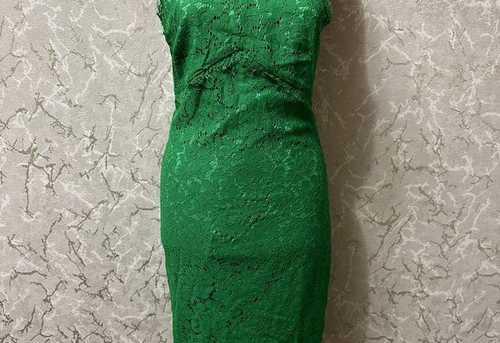Платье гипюровое зеленого цвета