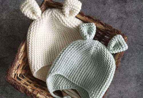 Комплект шапочка и пинетки для новорожденного