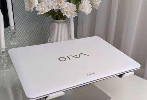 Ноутбук 15.5" Sony VAIO SVF1532P1RW, 750 ГБ, Core i5-4200U, RAM 6 ГБ, GeForce GT 740M 2 ГБ