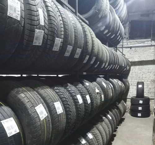 Roadstone Winguard WinSpike SUV 215/70 R16 96M