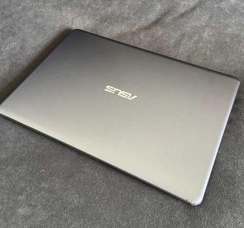 Ноутбук asus e406m